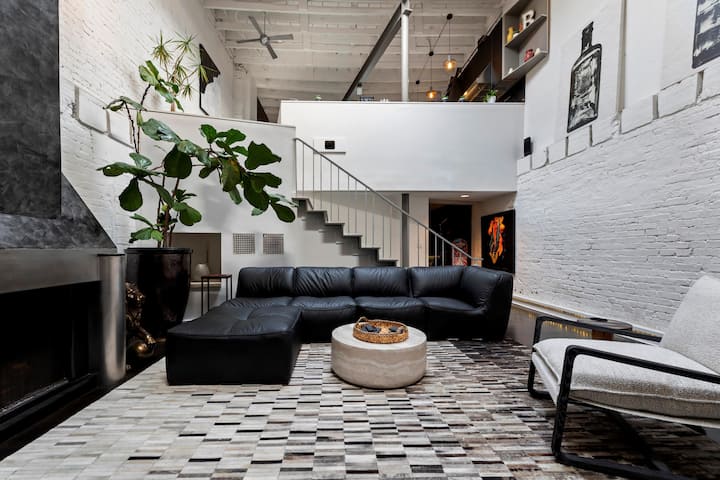 Jackson Rooftop Loft By The Bars - Council Bluffs, IA