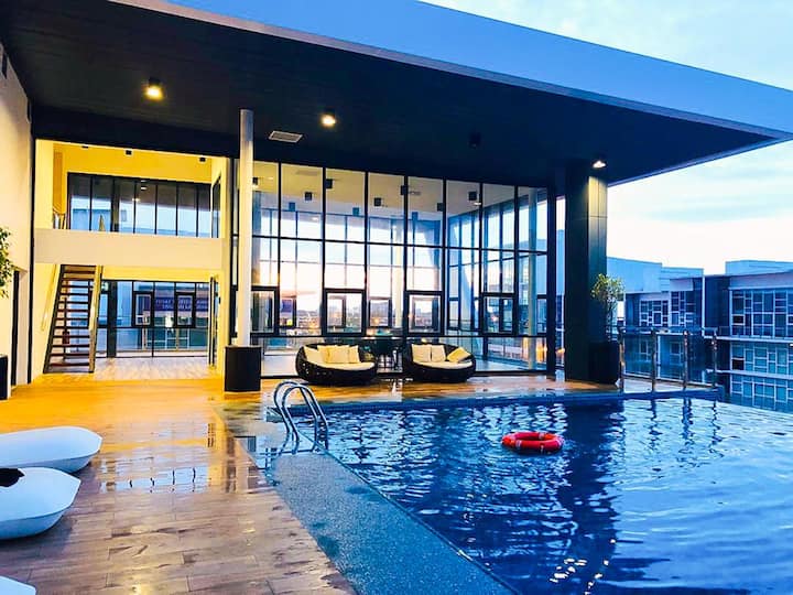 Gala Trendy 2br Apt Infinitypool W/ Privateparking - Sarawak