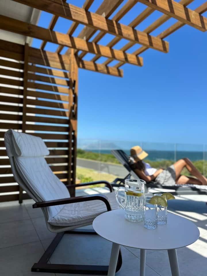 Family Beach Holiday Home - Kleinmond