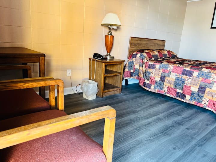 Full Bed Non-smoking | Capital O Clayton House - Rockford, IL