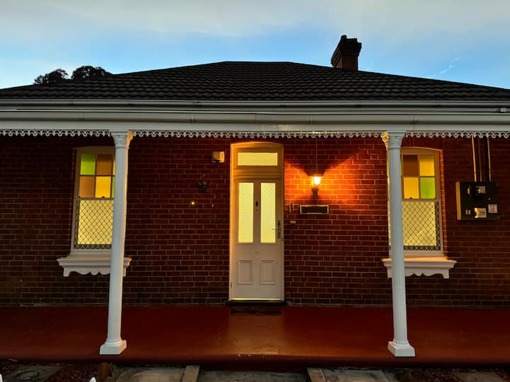Cottage On Manilla- Centrally Located - Bathurst