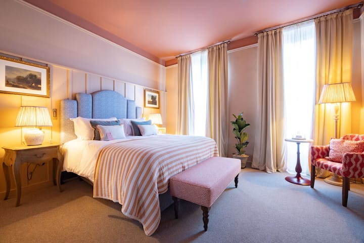A Fancy Room At The Coat & Bear - Newbury