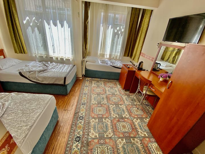 3 Kişilik Ucuz Ve Temiz Oda - Estambul