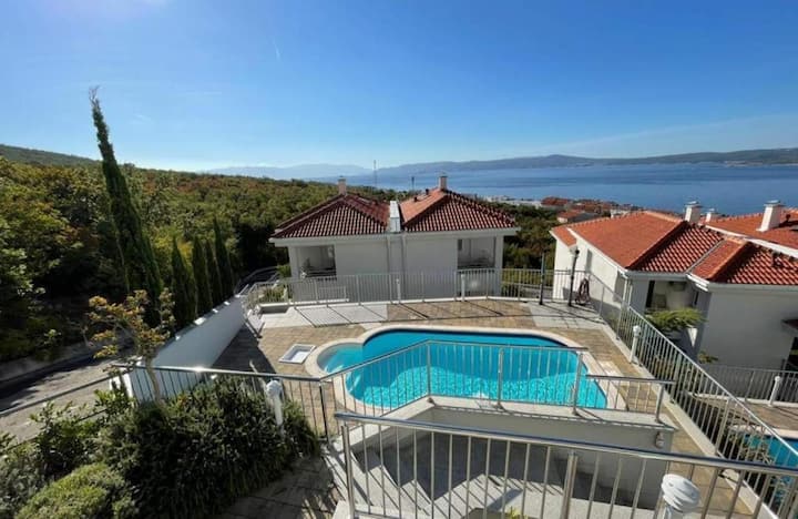 Apartment With Ac, Internet, Pool, Parking Place - Crikvenica