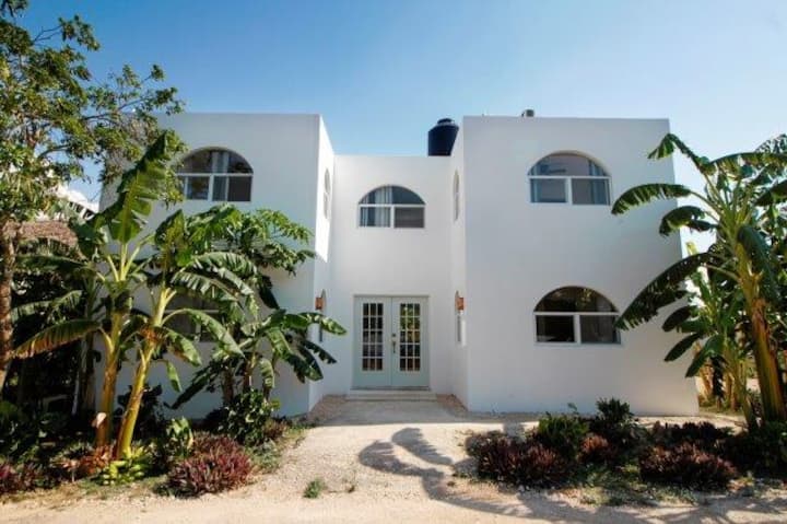 Large Family Villa 6-bedrooms - Yucatán