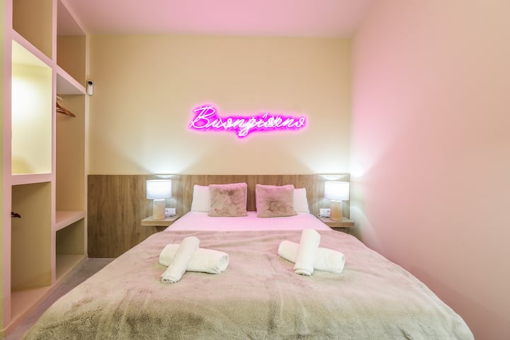 Enjoy Your Best Stay In The Center Of Madrid - Madryt