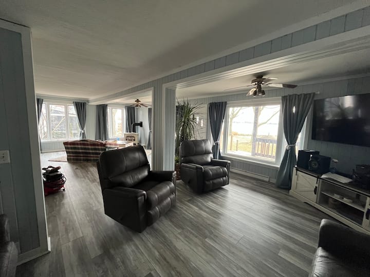 Beautiful, Cozy, Island Waterfront! - Indian Lake, OH