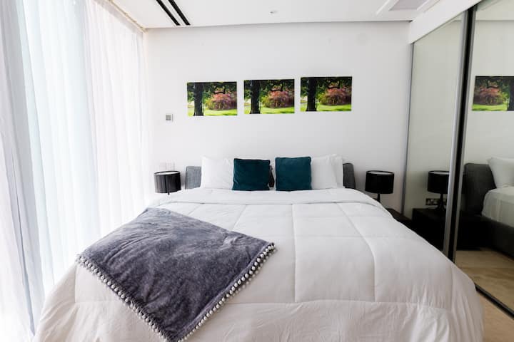 Grenada Getaway: Duplex W/ Rooftop Pool - Granada