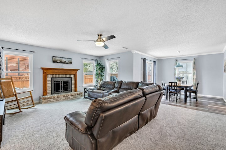 Spacious 5br/2.5ba Home - Close To Geist Reservoir - Fishers, IN
