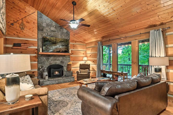 Smoky Mountain Escape-hot Tub-views-game Room-dogs - Townsend, TN