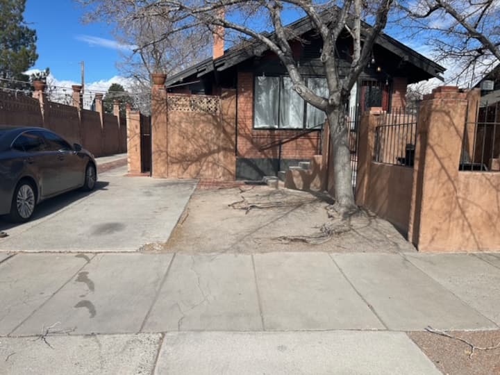 The Brick Bungalow Escape - Albuquerque, NM