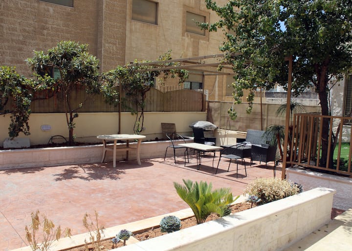 Cozy Jordanian Style Apt Inamman - Amman