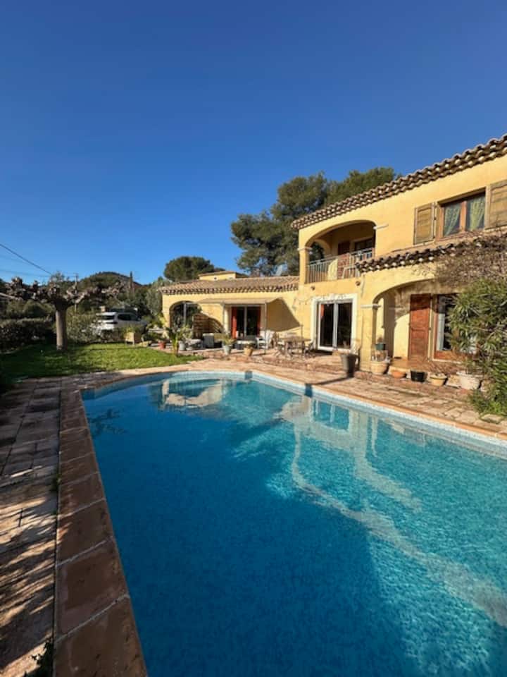 Jolie Villa Vue Mer - Le Pradet