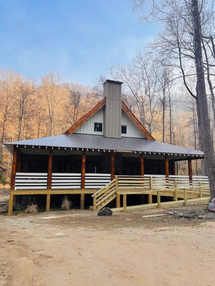 A River Runs Through It. - Saluda, NC