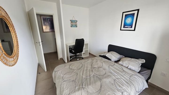 Chambre Dans Un Appartement - Marsiglia