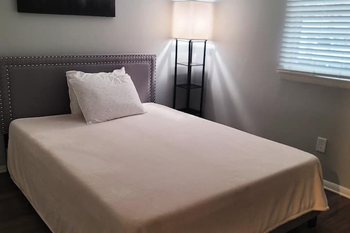 Sweet Gem, 2bd 1bath Very Cozy - Cary, NC