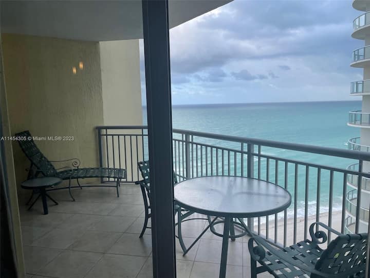 Sunny Isles Ocean View 2 Bedroom - Sunny Isles Beach, FL