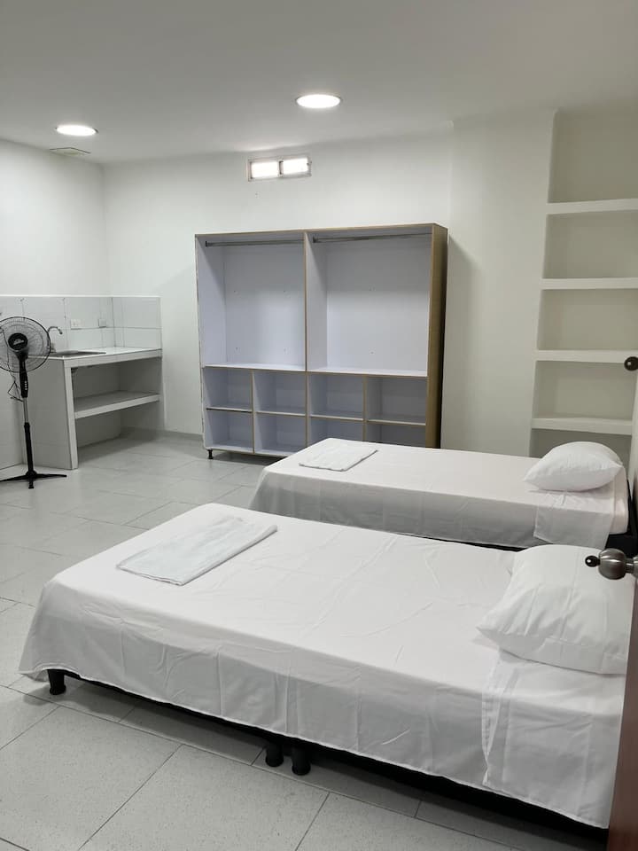 Hospedaje Para Grupos Alameda - Cali