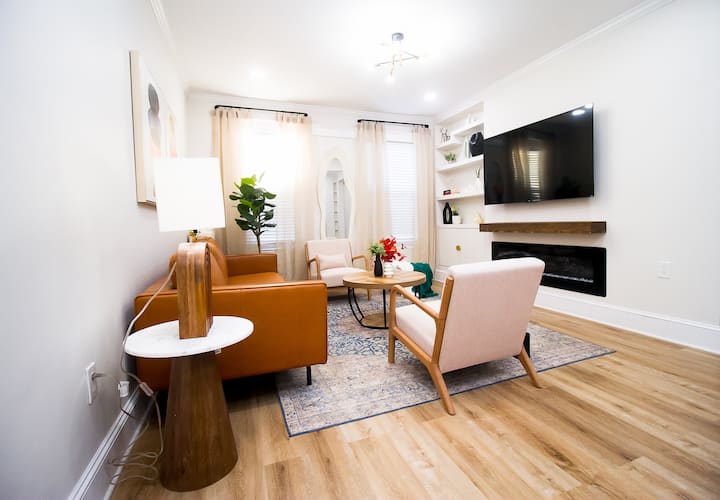 Spacious Duplex Near Train - Boston, MA