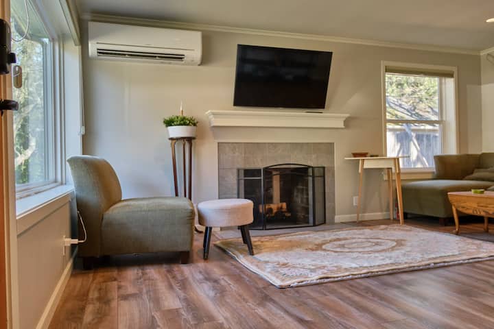 The City Retreat - Shoreline, WA