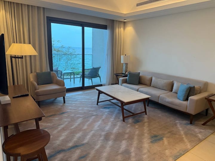 Exquisite 2+1br With Sea View - Fujairah