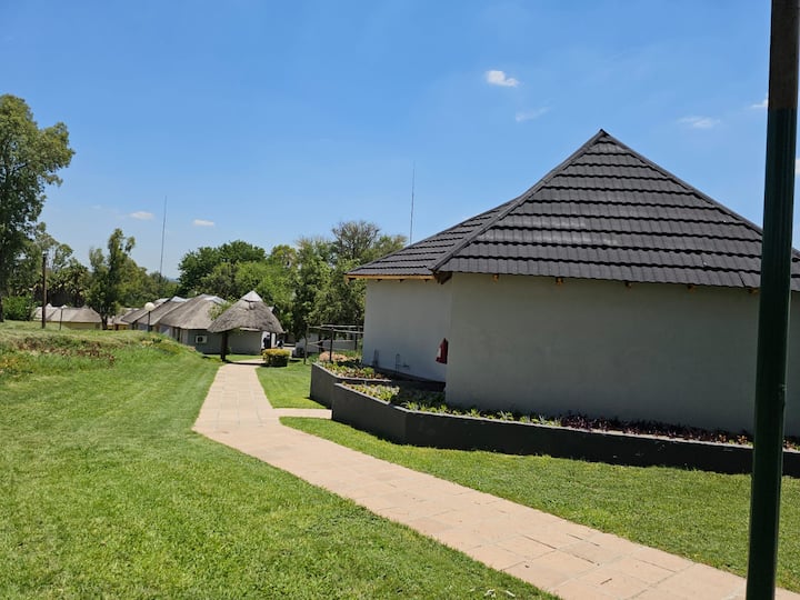 Shumba Valley Lodge In Lanseria - Muldersdrift
