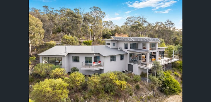 Peaceful Clifftop Retreat - Hobart