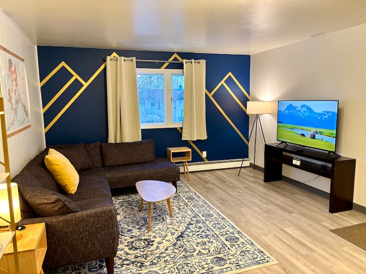 Blue & Gold Gem|5 Min To Airport - Alaska
