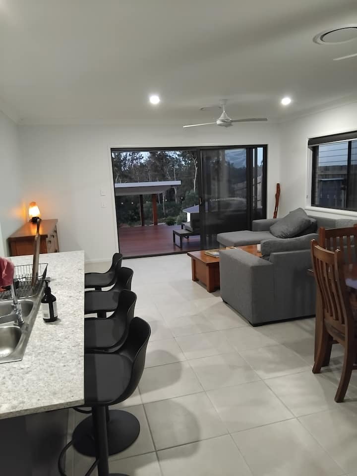 Home Away From Home In Holmview! - Logan City