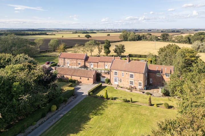 Ey Up Barn At Dringhoe Hall - Yorkshire