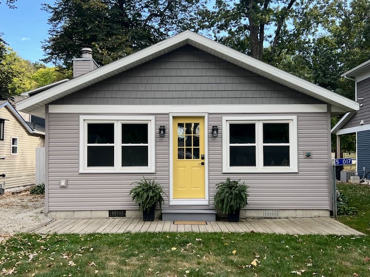 Clear Lake Cozy Cabin - Clear Lake, IA