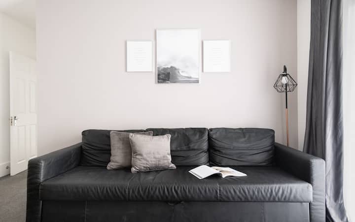 Spacious 4-bedroom Apt In Angel – Sleeps Up To 10 - London