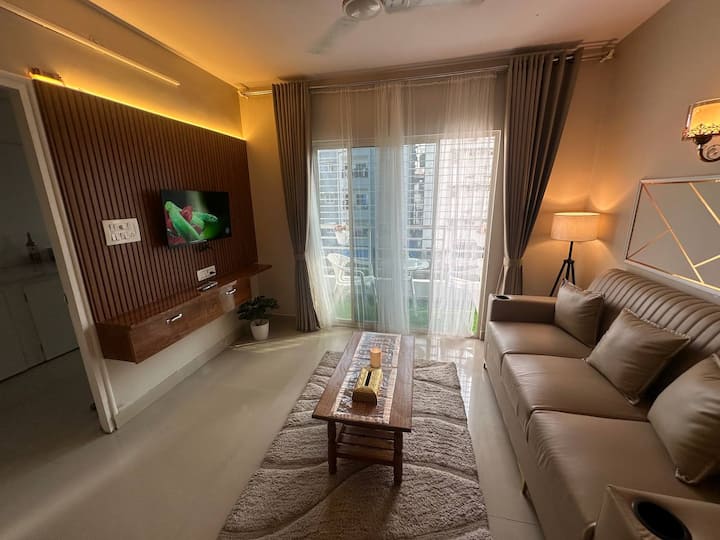 Aesthetic 2bhk -Smart Tv, Cozy & Peaceful Ambience - Hyderabad