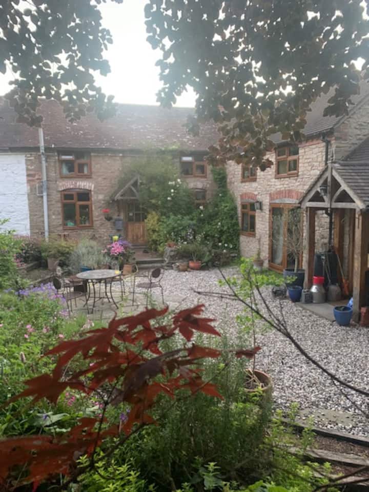 Jasmine Escape - Bewdley