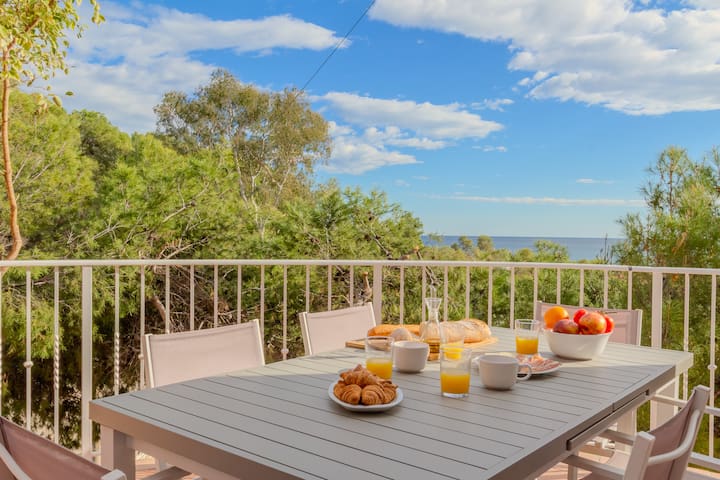 DMS Suites Company Profile: Airbnb Reviews, Listings & Performance in ...