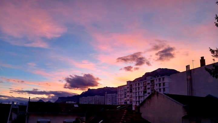 Petit Appartement Avec Balcon - Grenoble