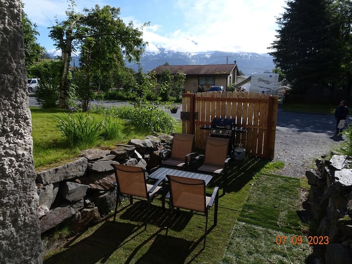 Private Room (2 Queen Beds) In Downtown Seward - Seward, AK