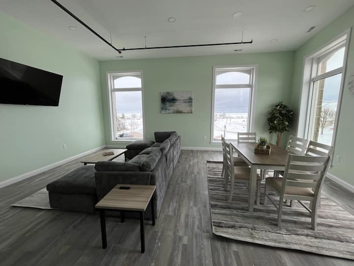 Your Huron Vacation Condos #4 - Port Austin, MI