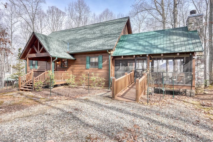 Deer Foot Cabin -Big 3br, Hot Tub, Wood Fireplaces - Blairsville, GA
