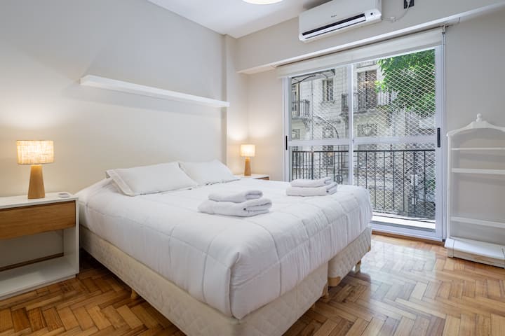 Azcuenaga / 2 Dorm + Balcon / Recoleta - Buenos Aires