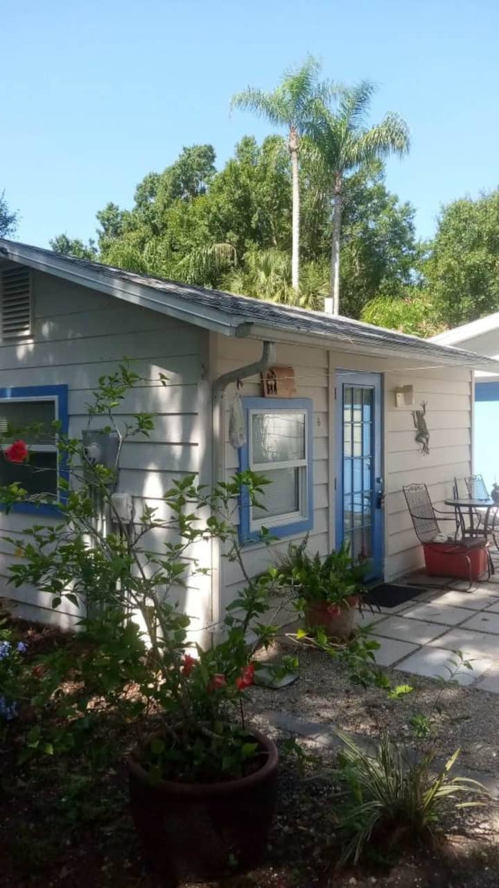 Moon Dreams Cottage - Venice, FL