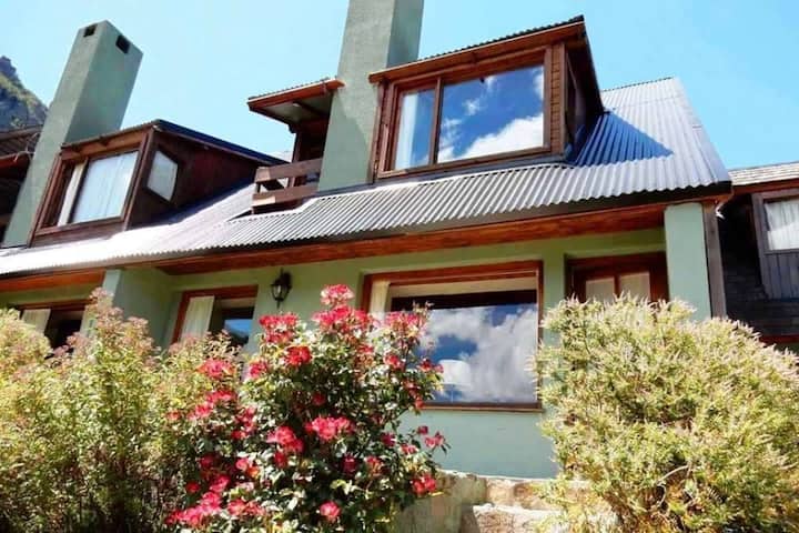 Casa Cálida Con Hermosas Vistas - Bariloche