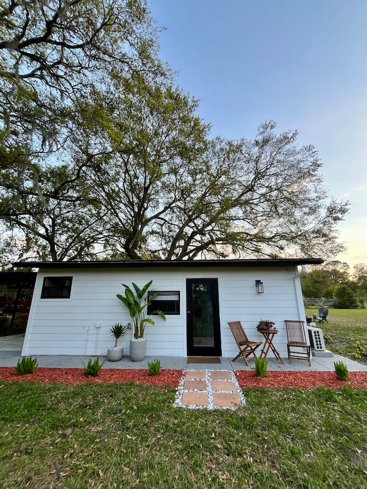 Tiny House- Near Disney Parks, Mco-25mins - Kissimmee, FL