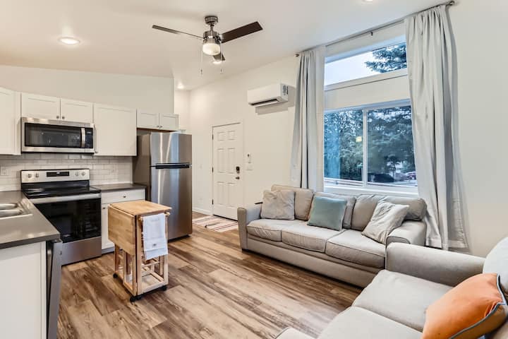 1bd Close To Nike, Intel & Train - Hillsboro, OR
