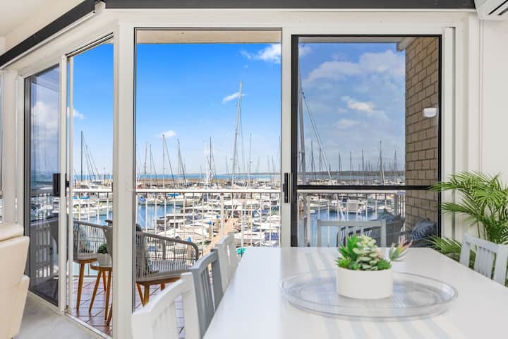 Marina Views Rooftop Apartment - Hervey Bay