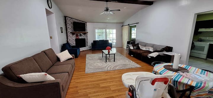 Quiet Country Like 4 Bedrooms - Tallahassee, FL