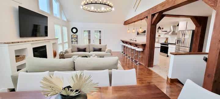 Modern Cottage In Wine Country - Hartford, MI