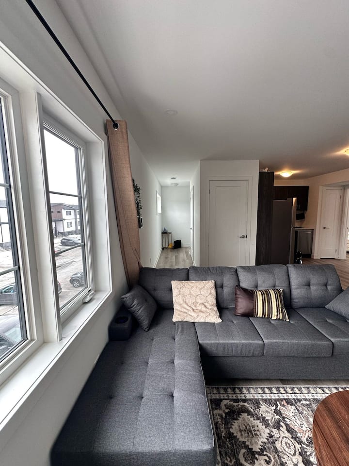 Cozy-modern 2 Bedroom Apartment - Niagara Falls