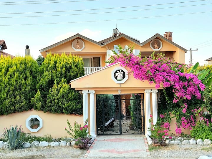 11 Kişilik Büyük Havuzlu Villa - Dalyan
