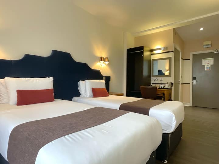 Hnfc Stays - En-suite, Free Parking & Restaurant - Gateshead